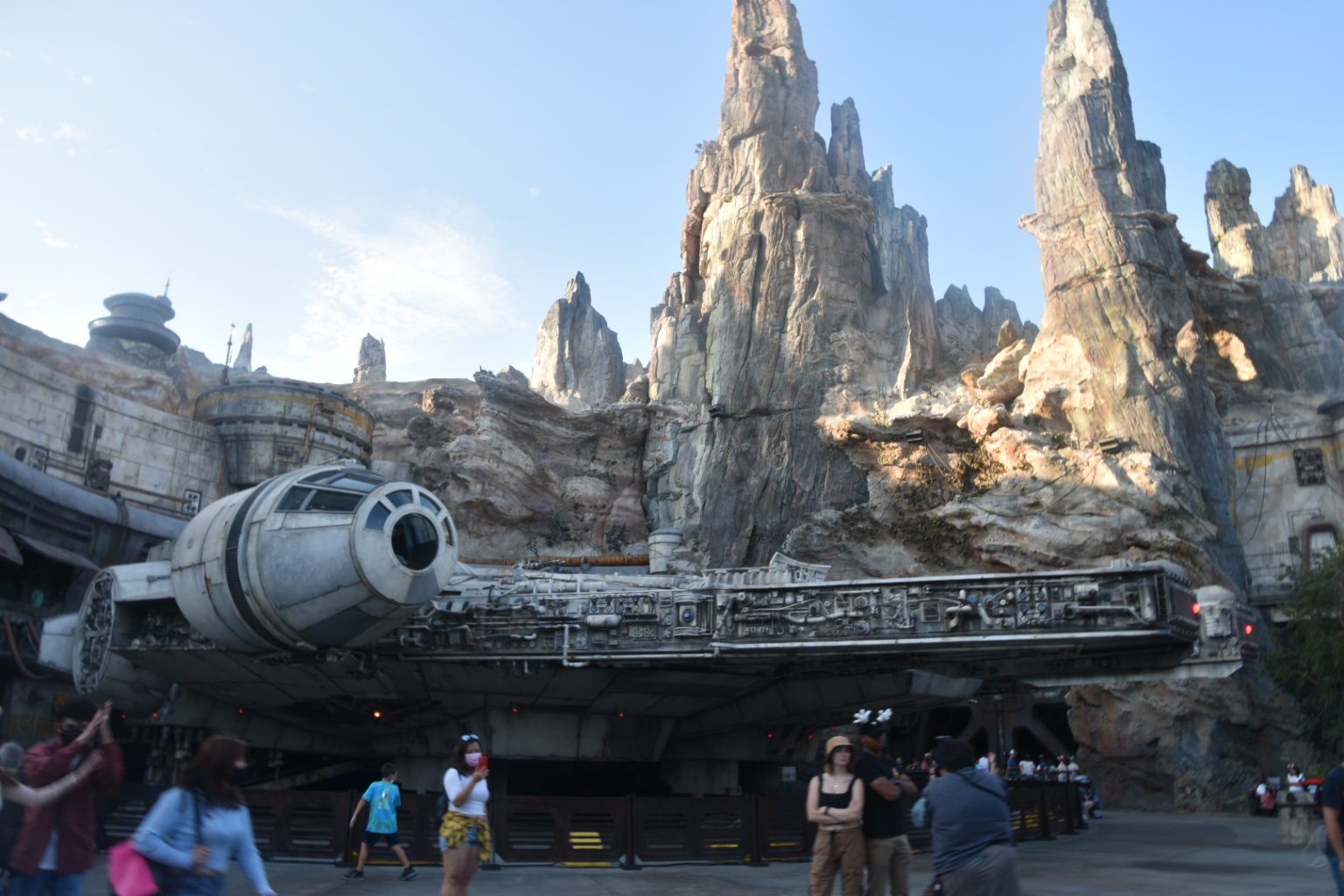 The Best Disneyland Star Wars Rides (15 Things To Do At Galaxy's Edge ...